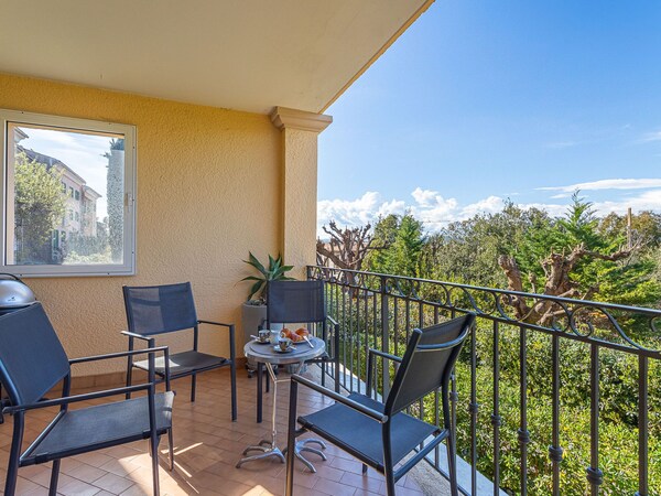 Le Clos Sainte Anne By Interhome - Saint-Tropez