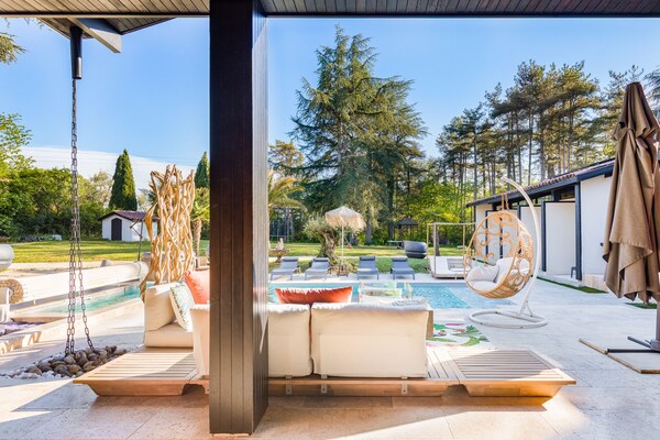 Grande Villa Avec Piscine : éVasion Parfaite ! - Montauban