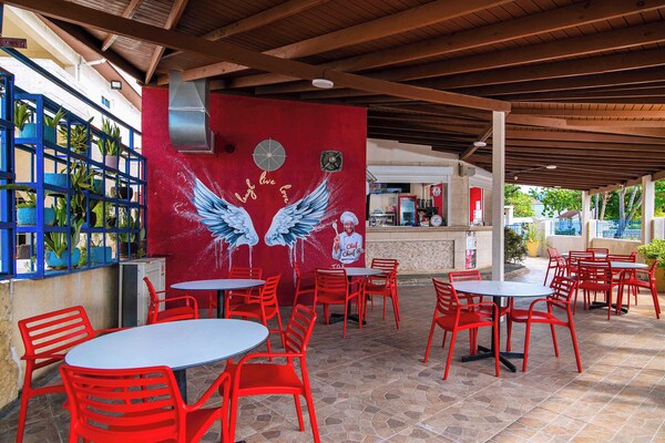 Boutique Suite Near Beach With Pool, 2 Bathrooms - Barbados