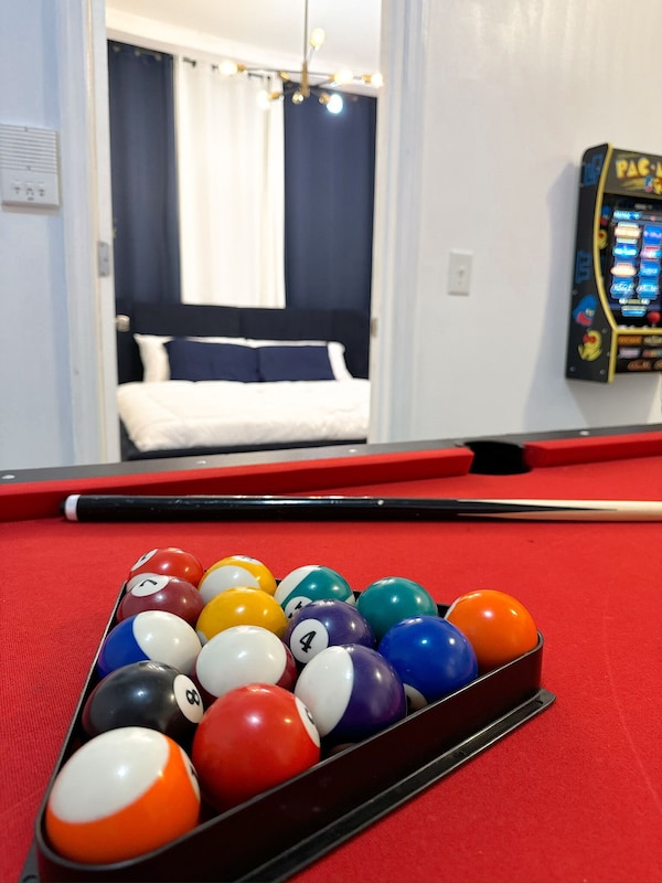 Free Parking/ 3-bedroom Apartment With Ac, Wifi - East Rutherford, NJ