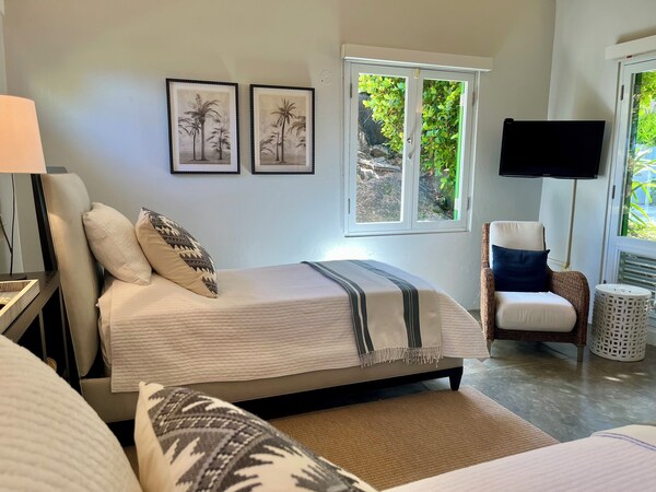 Steps Away From The Property Infinity Pool Overlooking The Nearby Keys - Culebra