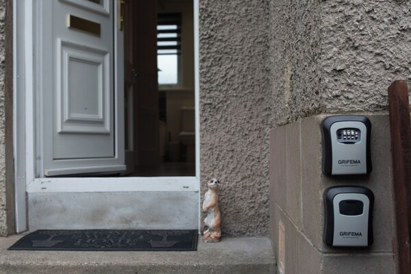 3 Large Bedroom Ground Floor - Galashiels