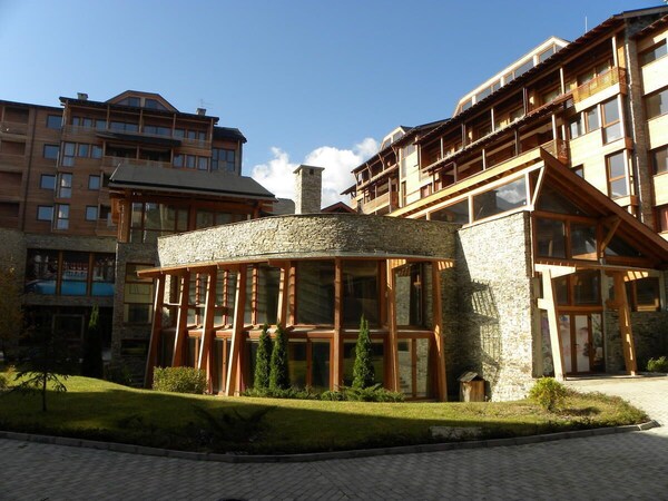 Bansko Bulgaria - 1-bedroom Suite Condo With Mountain View - Bansko