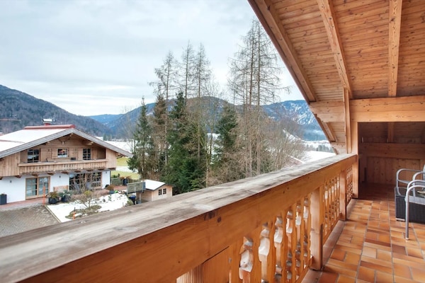 Apartment 'Panorama - Appartement 6' With Mountain View, Private Terrace And Wi-fi - Reit im Winkl