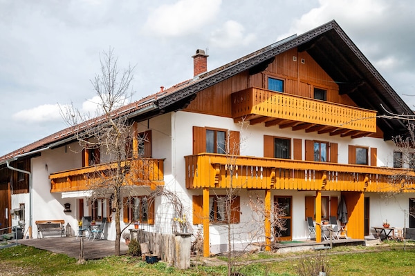 Zimmer 'Eins' Mit Gemeinsamer Terrasse, Gemeinsamem Garten Und Wi-fi - Halblech