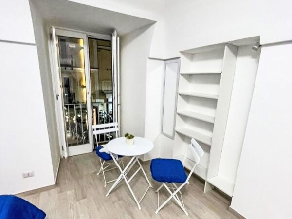 Schöne Wohnung Für 2 Leute Mit Klimaanlage,  W-lan, Tv, Balkon Und Parkplatz - Sorrent