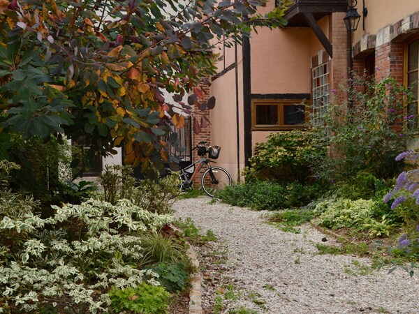 Stay In A Historic Scottish Home With A Games Room, 19th-century Family Residence - Aubigny-sur-Nère