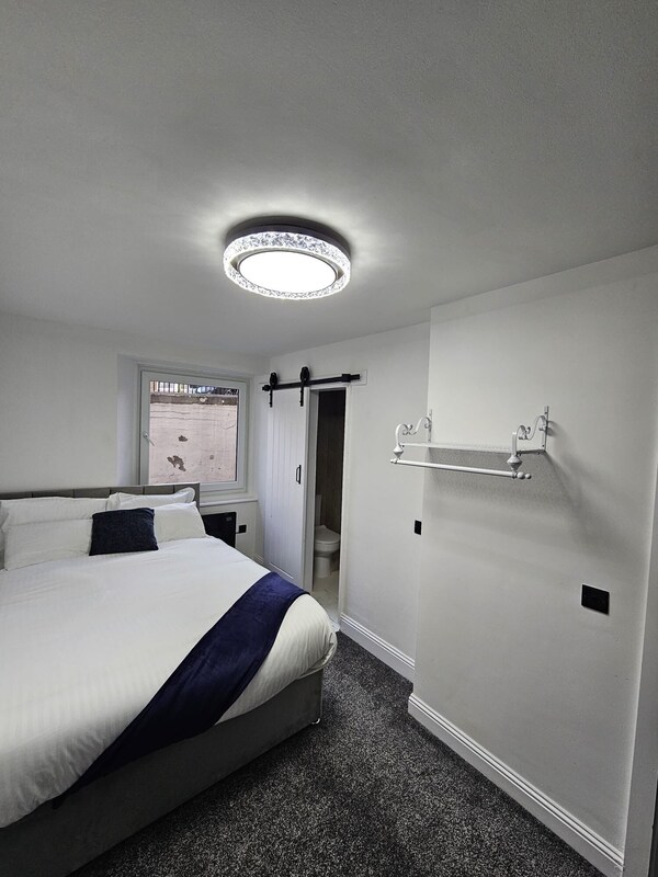 Walking Distance To Edinburgh Zoo And Murrayfield Stadium - Edinburgh
