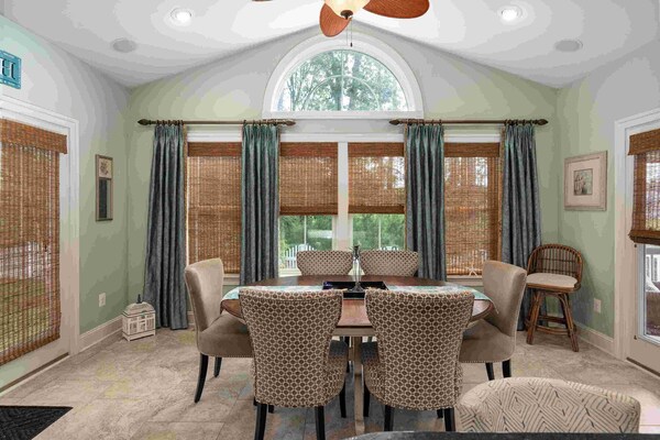 An Astonishing  5 Br/3.5 Ba Home! - Rehoboth Beach, DE
