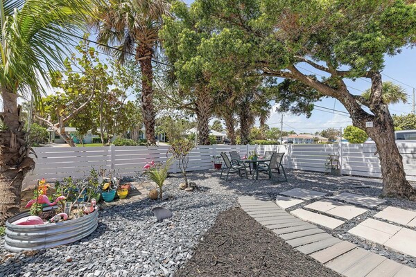 ️Pet Friendly Cottage Near Beach-great Backyard-island Paradise️ - New Smyrna Beach, FL