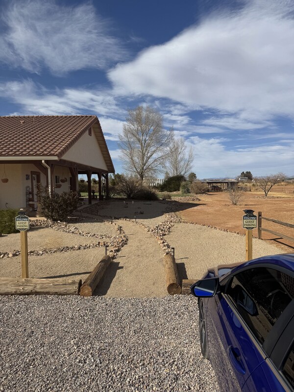 2 Mins To San Pedro Riparian! Country 2 Room Guest Suite On Beautiful Hobby Farm - Hereford, AZ