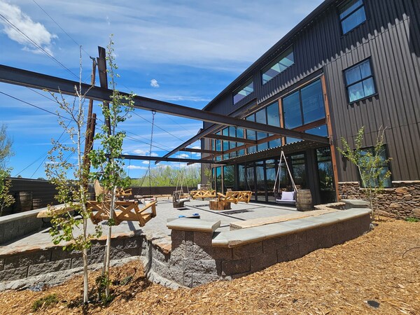 "Brick & Beam" A Conservatory By Gathering Tree - Flagstaff, AZ
