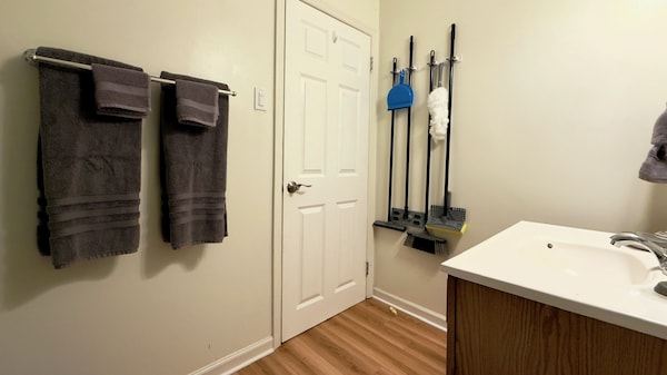 Charming 1-bedroom Efficiency Apartment - Fairborn Sweet Corn Festival