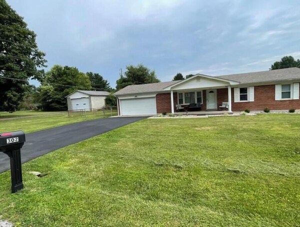 3-bedroom House In Charming Elizabethtown With Ac, Wifi, Quiet And Convenient. - Elizabethtown, KY