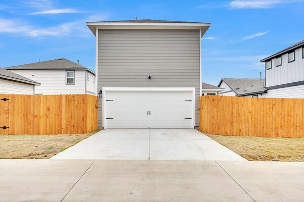 Spacious Fully Equipped 4bed3bath Home In Rr Close To Kalahari, Parks And Austin - Georgetown, TX
