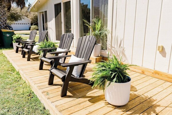 Luxe Designer Beach Bungalow-hot Tub, Steps To Beach - Fort Fisher State Recreation Area, Kure Beach
