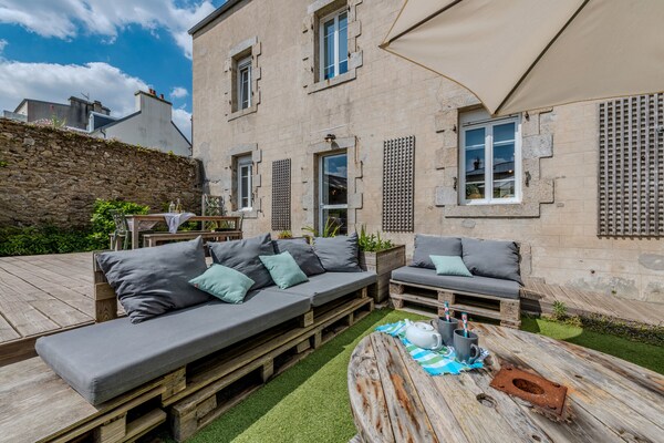 Casa De Vacaciones 'Maison 8 Pers Plein Centre Ville' Con Terraza Privada, Jardín Privado Y Wi-fi - Kerlouan