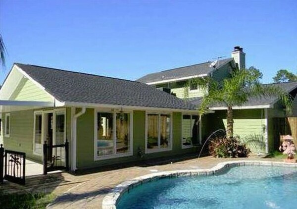 Secluded Private  4-bedroom House With Wifi, Ac Pool/hot Tub/bar Gulfport - Gulfport, MS