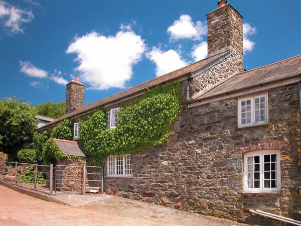 The Farmhouse, Pet Friendly, Character Holiday Cottage In Lydford - Tavistock