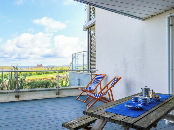 4 Ocean Gate, Pet Friendly, Character Holiday Cottage In Newquay - Fistral Beach