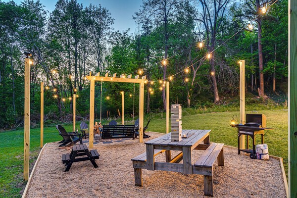 Families Paradise W/ River Access, Playground, Firepit, Grill, Outdoor Lighting - Shenandoah, VA