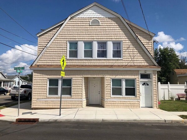 Beautiful 3 Bedroom, 1 Bath, 2nd Floor, 2 Blocks From Ocean Gate Beach - Goose point, Manchester Township