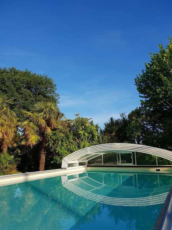 Gîte 3 Pers Bornéo  Détente Avec Piscine Chauffée Et Parking Sécurisé - La Roche-sur-Yon