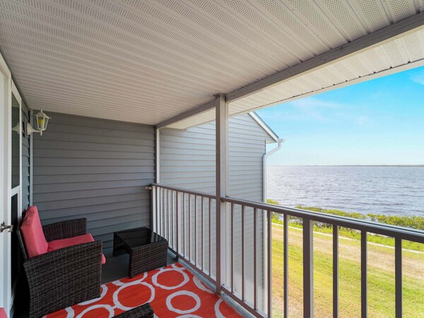Waterfront Condo W Scenic Views-heated Pool - North Port, FL