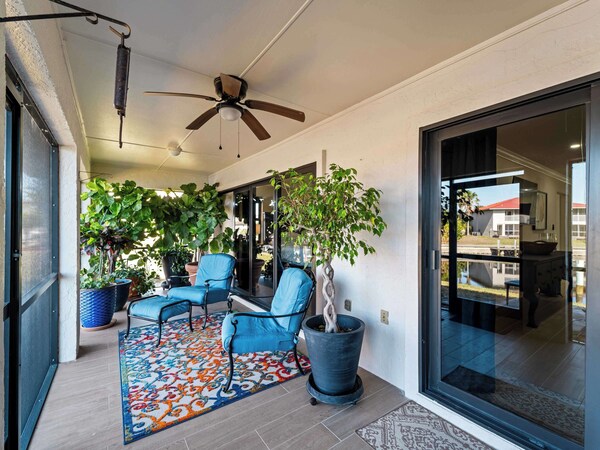 Waterfront Villa Close To Downtown And Harbor - Punta Gorda, FL