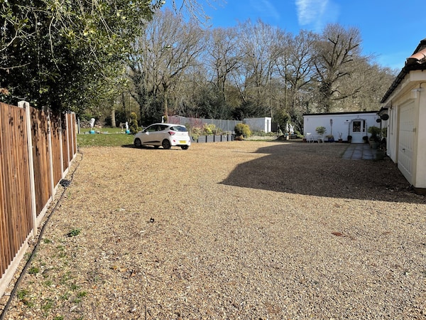 Family Friendly Muscovy Suite For 4 With Kitchenette. Pet Friendly. Outdoor Pool - Sheringham