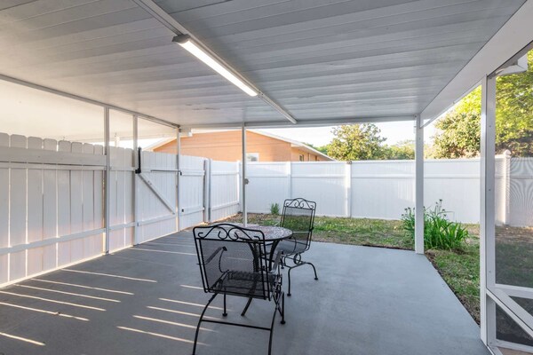 Family Retreat With Pool, Fenced Yard, Ac - Lake Yale, FL