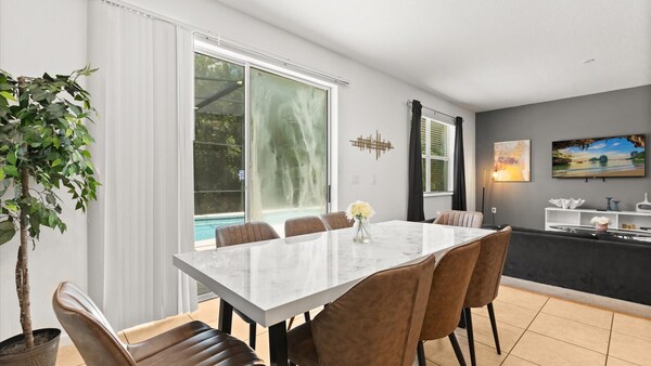 Summer Escape! Spacious 8br Home With Private Pool - 키씸미