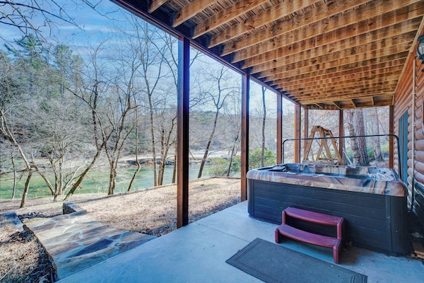 New! Riverfront Retreat - Sleeps 12, Ellijay - Ellijay, GA