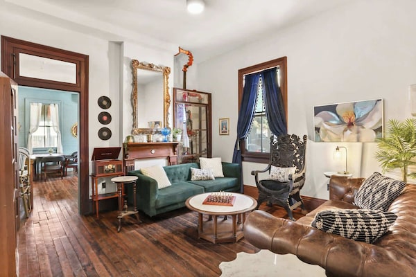 9 Room Guesthouse Whole House Rental - Louisiana