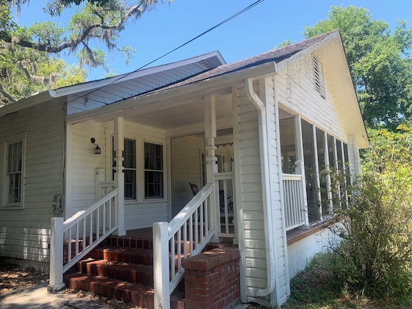 Charming 2-bedroom Estate With Wifi, Ac In Delightful Dade City - Simpson Lakes