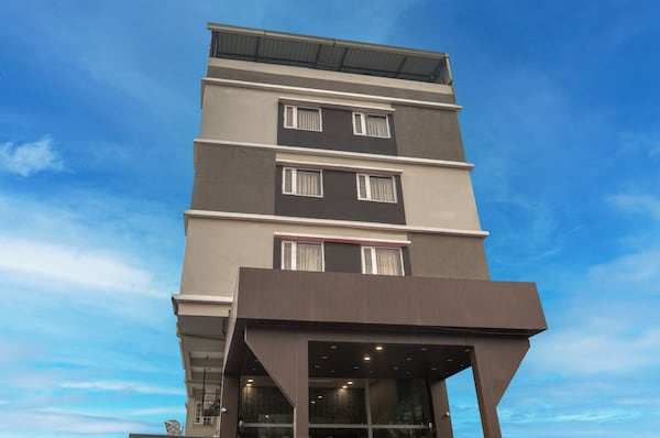 Hotel Meritel Grande Vijay Nagar Indore Mp Is A 40 Room Property With Restaurant - Indore