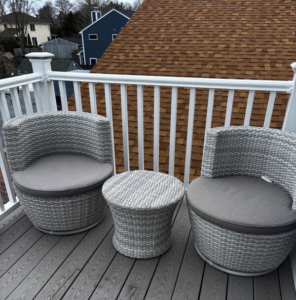 Narragansett Pier - Spacious 3 Br Walk To Beach - Rhode Island