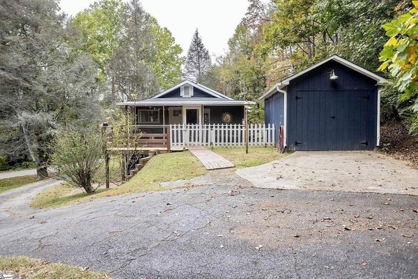 Charming Pet-friendly Greenville House With Mountain Setting And Fenced Yard - Travelers Rest, SC