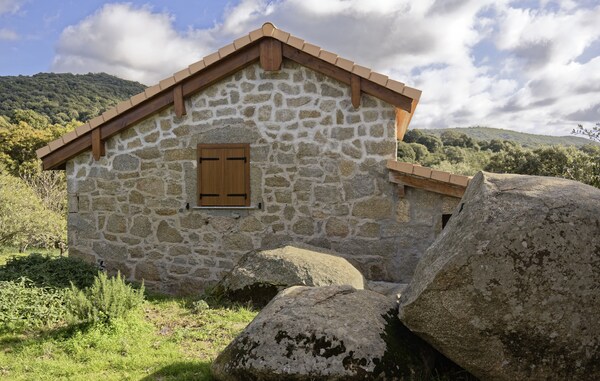 Authentique Casellu En Pierre à Porticcio Avec Vue Sur La Mer - Ajaccio