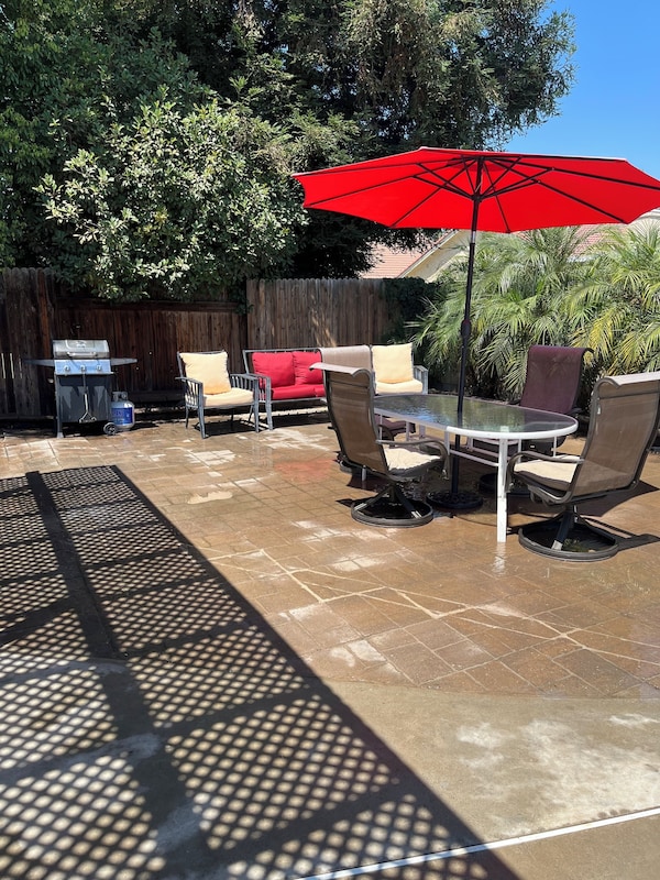 Beautiful 3-bedroom 2-baths With A Pool And Rv Parking. - 貝克斯菲爾德