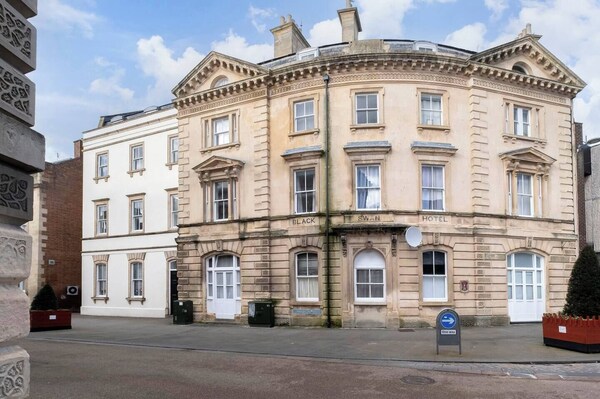 Modern Apartment In Historic Gloucester Quays - Herefordshire