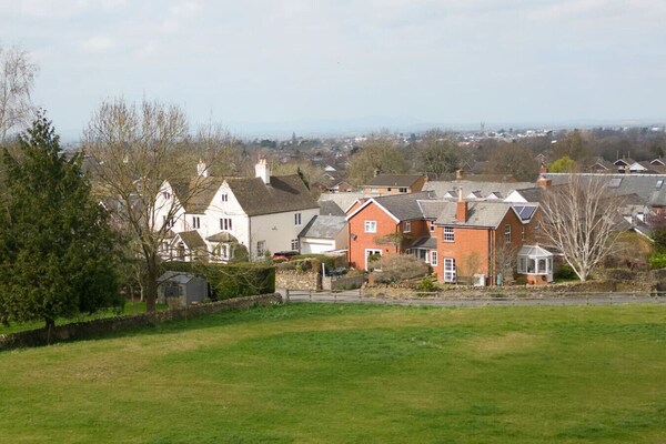 Tranquil Two Bedroom Home On Leckhampton Hill - Cheltenham
