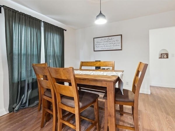 Charming 2-bedroom House In Awesome Detroit With Wifi, Ac - Detroit, MI