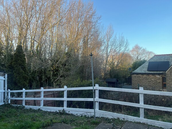 Entire 2 Bedroom Home: Beautiful & Spacious - Bradford, United Kingdom