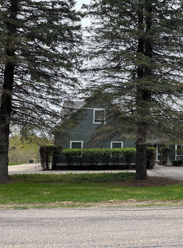 Charming 2-bedroom Townhome With Wifi, Ac In Harbor Springs - Petoskey, MI