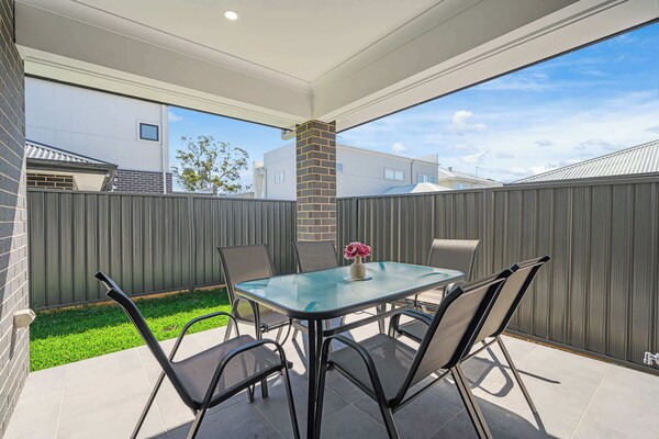 Modern 4bd Family Retreat Near Leppington - Saint Andrews