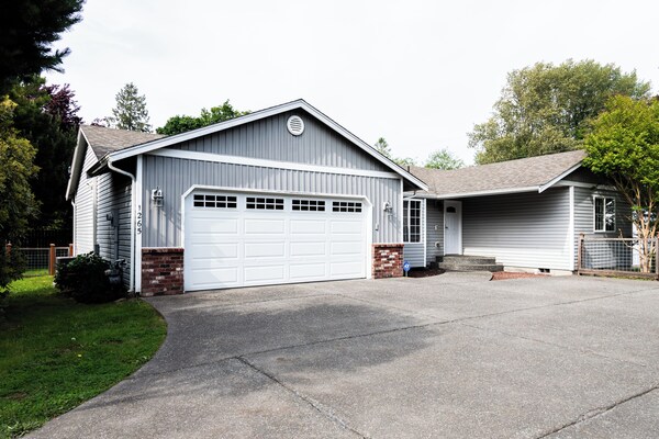 4-bedroom House In Fabulous Burlington With Ac & Wi-fi. - Mount Vernon, WA