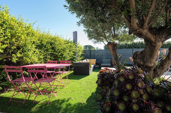 Villa La Londe Les Maures Sleeps 14 Between Hyeres And Le Lavandou Swimming Pool Cha - La Londe-les-Maures