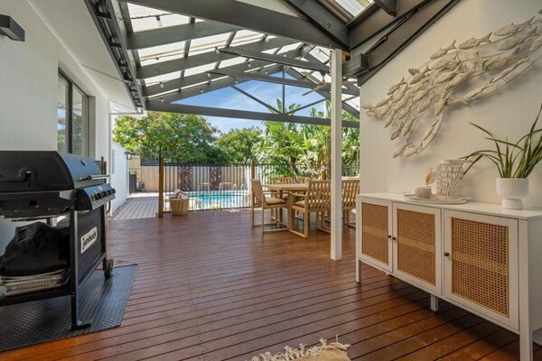 Wine Coast Oasis With 5 Bedrooms, Private Pool And Hot Spa In Port Noarlunga - McLaren Vale