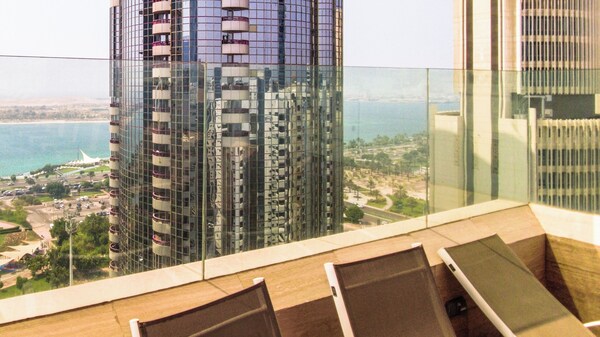 Apartment 2bd,royal Home , Deluxe, Beach View, Abu Dhabi - Abu Dhabi